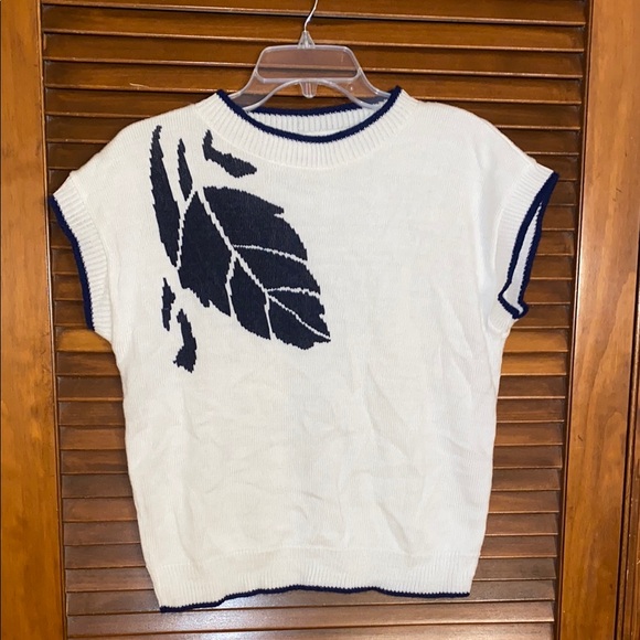 Blair | Sweaters | Vintage Leaf Design Sweater Vest | Poshmark